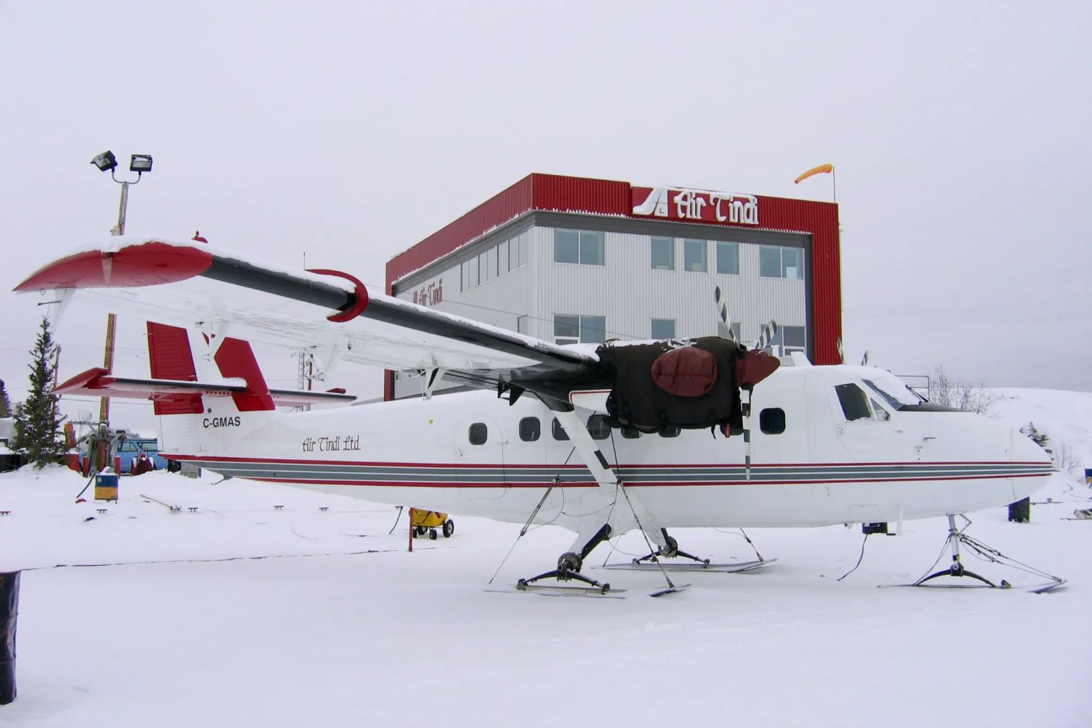 All Aboard Rescued from Downed Twin Otter - Canadian Aviator Magazine